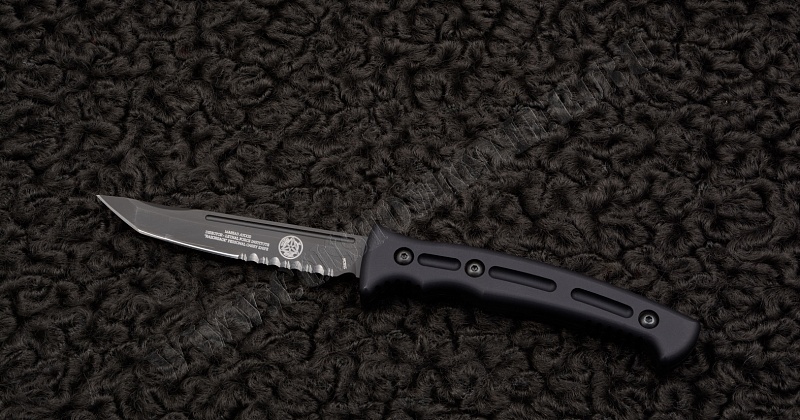 Кастомный нож Razorback black serr